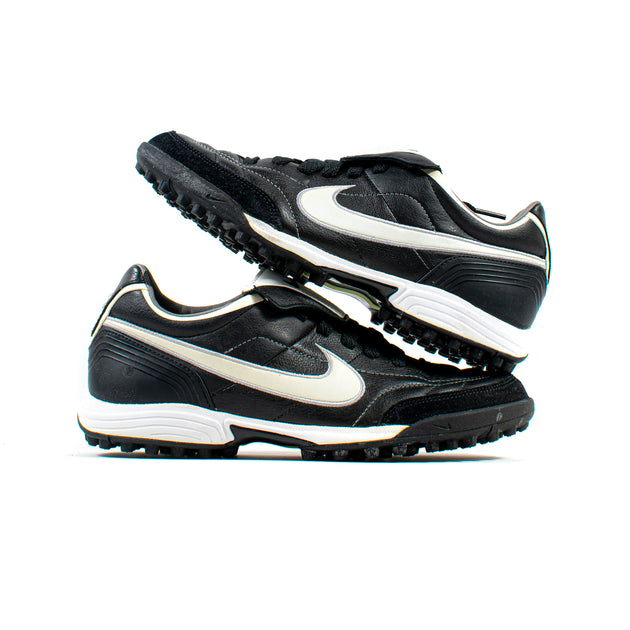 Tiempo – Classic Soccer Cleats